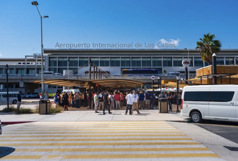 U.S. Embassy Reminds Tourists About Uber Regulations At Los Cabos ...
